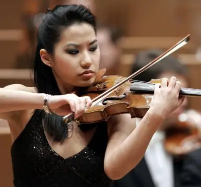 15 Most Famous Violinists of All Time (18th Century to Today)